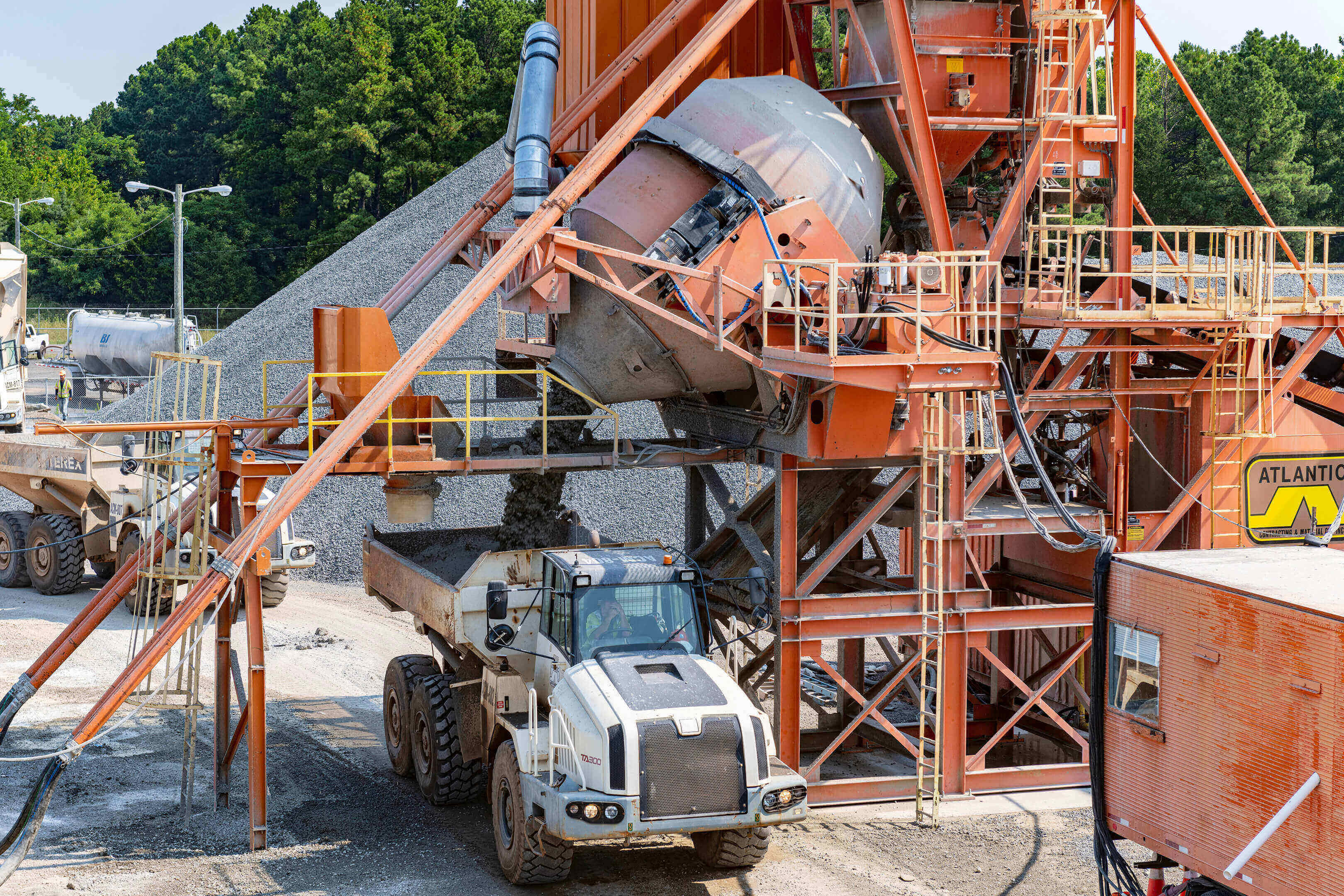 Consistency Key to Paving Airport Runways - Astec