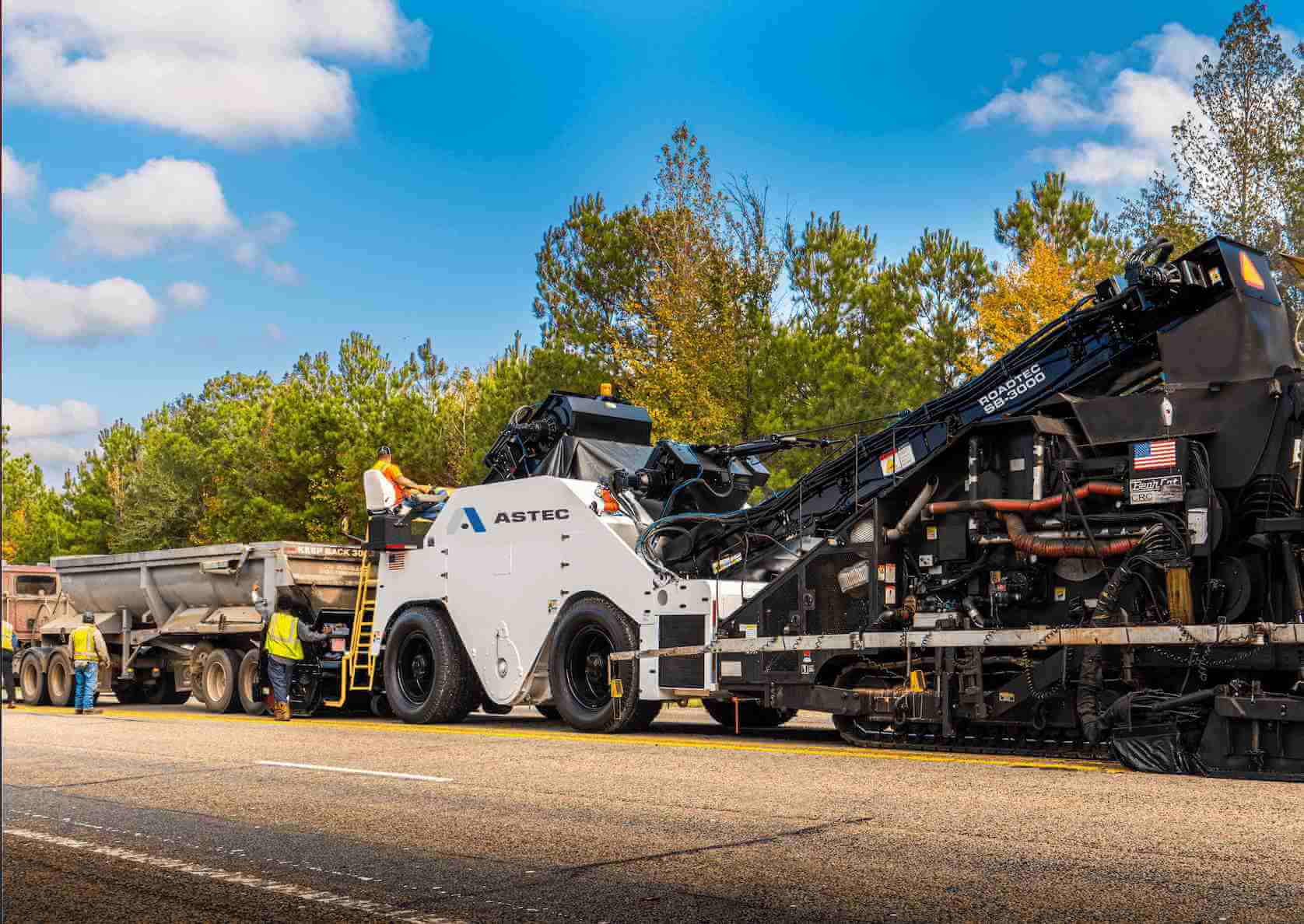 The SB-3000 MTV stores and transfers hot-mixed asphalt material from ...